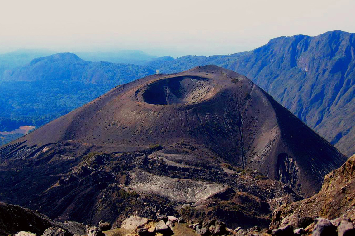 Mount Meru – Zanzijambo Tours